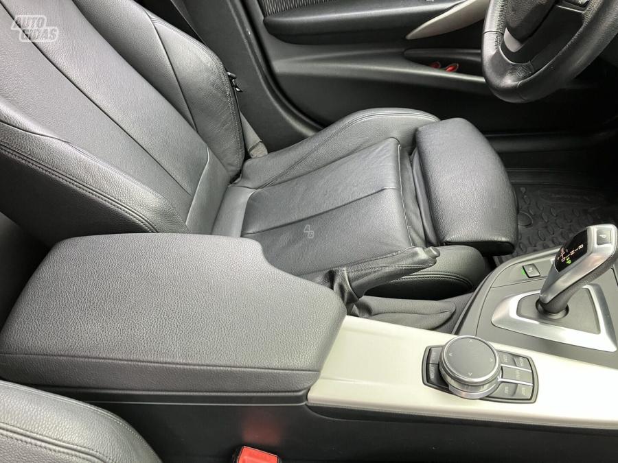 Black BMW 320 2017 in Kretinga, with an engine capacity of 2.00 L and mileage of 291 thousand km for 10999 €, photo 15 on AUTOMOTO.COM.LV