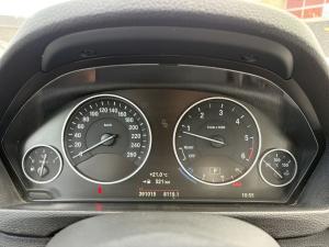 Melns BMW 320 2017 Viļņa, ar dzinēja tilpumu 2.00 L un nobraukumu 391 tūkst. km par 7999 €, foto 22 vietnē AUTOMOTO.COM.LV