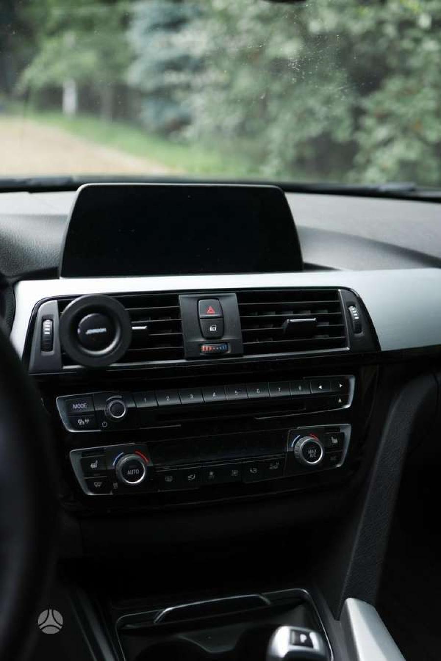 Black BMW 320 2017 in Vilnius, with an engine capacity of 2.00 L and mileage of 136 thousand km for 12000 €, photo 18 on AUTOMOTO.COM.LV