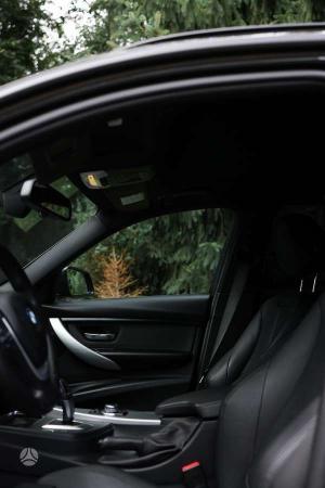 Black BMW 320 2017 in Vilnius, with an engine capacity of 2.00 L and mileage of 136 thousand km for 12000 €, photo 22 on AUTOMOTO.COM.LV