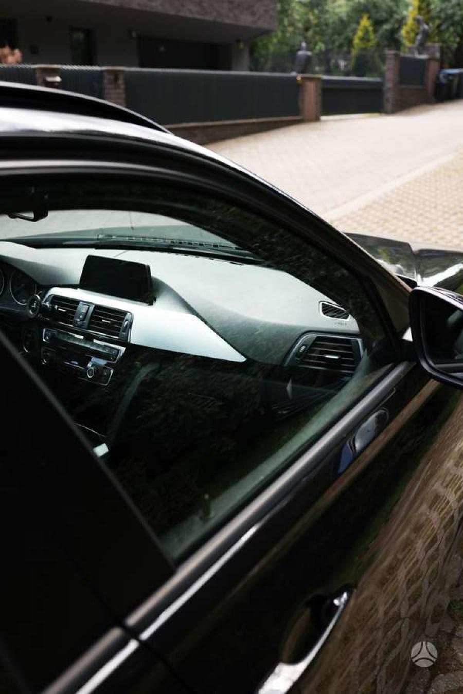 Black BMW 320 2017 in Vilnius, with an engine capacity of 2.00 L and mileage of 136 thousand km for 12000 €, photo 24 on AUTOMOTO.COM.LV