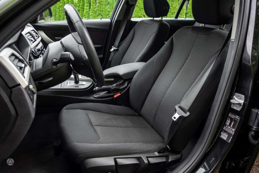 Black BMW 320 2017 in Elektrenai, with an engine capacity of 2.00 L and mileage of 224 thousand km for 10700 €, photo 12 on AUTOMOTO.COM.LV