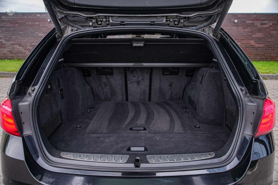 Black BMW 320 2017 in Marijampole, with an engine capacity of 2.00 L and mileage of 191 thousand km for 11950 €, photo 11 on AUTOMOTO.COM.LV