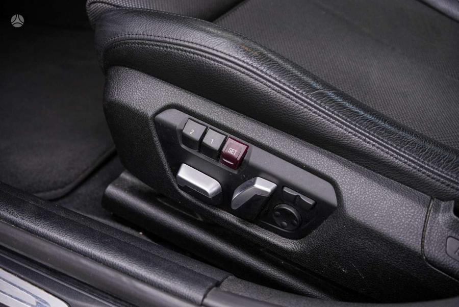 Black BMW 320 2017 in Marijampole, with an engine capacity of 2.00 L and mileage of 191 thousand km for 11950 €, photo 28 on AUTOMOTO.COM.LV