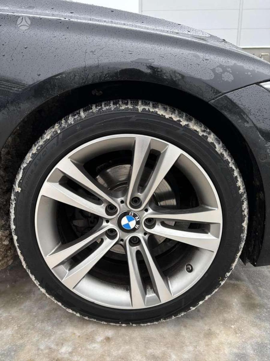 Black BMW 320 2018 in Vilnius, with an engine capacity of 2.00 L and mileage of 267 thousand km for 14330 €, photo 14 on AUTOMOTO.COM.LV