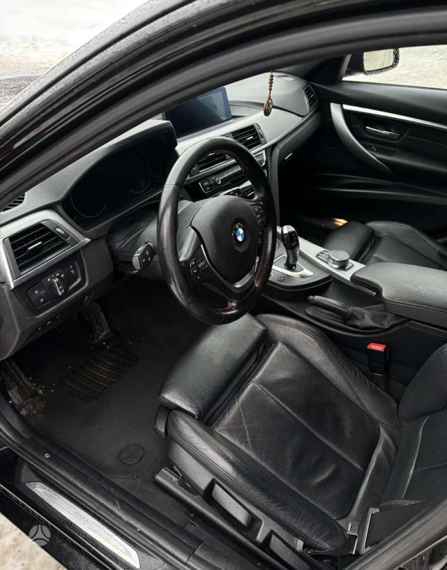 Black BMW 320 2018 in Vilnius, with an engine capacity of 2.00 L and mileage of 267 thousand km for 14330 €, photo 18 on AUTOMOTO.COM.LV