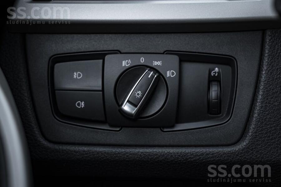 Black BMW 320 2018 in Riga, with an engine capacity of 2.00 L and mileage of 98 thousand km for 18500 €, photo 29 on AUTOMOTO.COM.LV