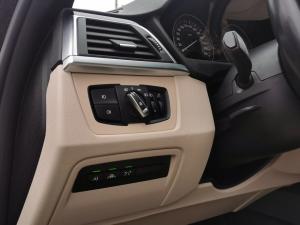 Black BMW 320 2018 in Riga, with an engine capacity of 2.00 L and mileage of 223 thousand km for 13900 €, photo 13 on AUTOMOTO.COM.LV