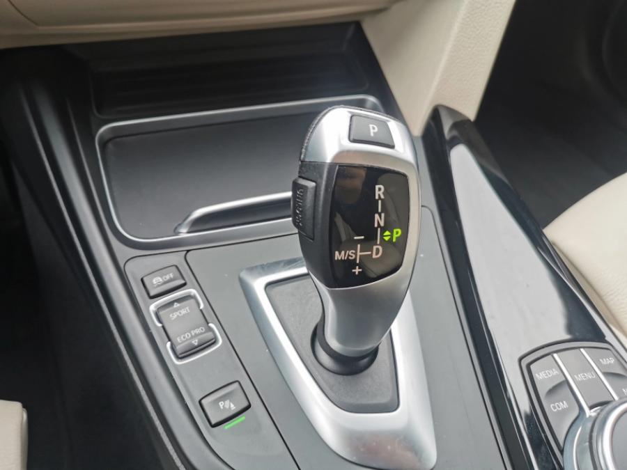 Black BMW 320 2018 in Riga, with an engine capacity of 2.00 L and mileage of 223 thousand km for 13900 €, photo 15 on AUTOMOTO.COM.LV