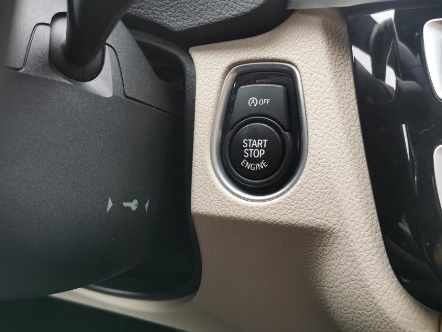 Black BMW 320 2018 in Riga, with an engine capacity of 2.00 L and mileage of 223 thousand km for 13900 €, photo 18 on AUTOMOTO.COM.LV