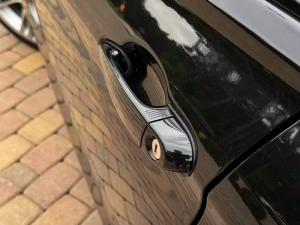 Black BMW 320 2018 in Riga, with an engine capacity of 2.00 L and mileage of 198 thousand km for 4900 €, photo 14 on AUTOMOTO.COM.LV