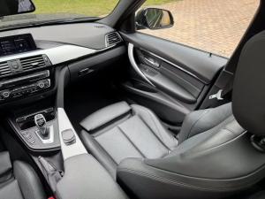 Black BMW 320 2018 in Riga, with an engine capacity of 2.00 L and mileage of 198 thousand km for 4900 €, photo 25 on AUTOMOTO.COM.LV