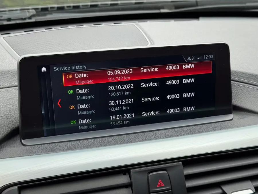 Black BMW 320 2018 in Riga, with an engine capacity of 2.00 L and mileage of 198 thousand km for 4900 €, photo 32 on AUTOMOTO.COM.LV