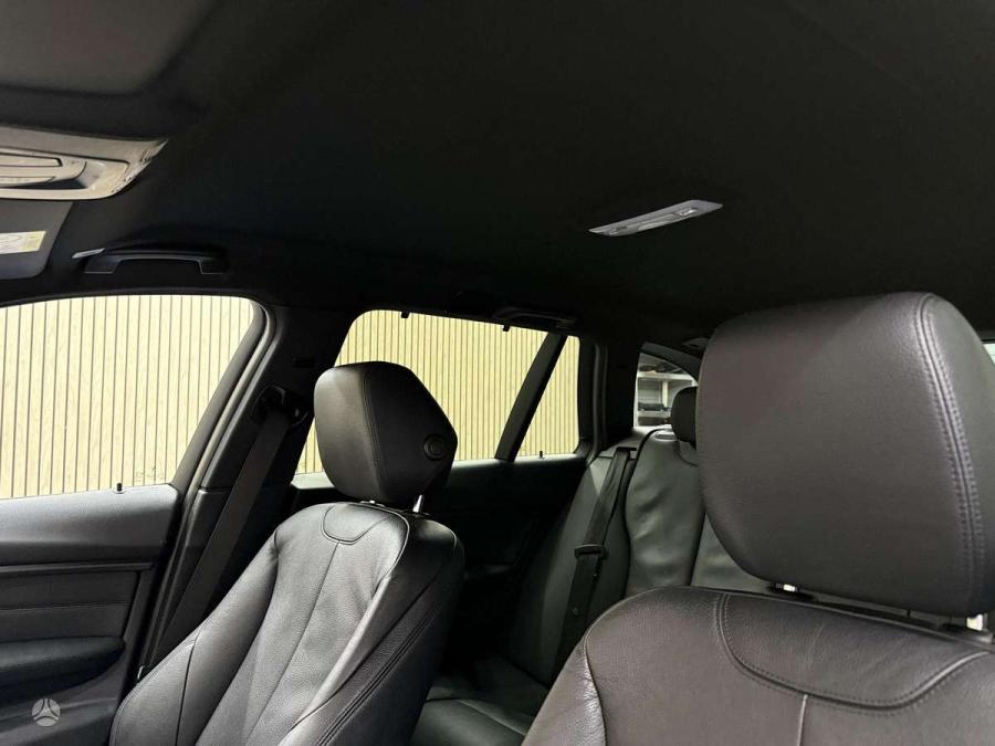 Melns BMW 320 2018 Marijampole, ar dzinēja tilpumu 2.00 L un nobraukumu 363 tūkst. km par 11200 €, foto 4 vietnē AUTOMOTO.COM.LV
