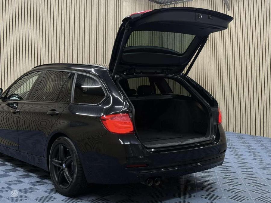 Melns BMW 320 2018 Marijampole, ar dzinēja tilpumu 2.00 L un nobraukumu 363 tūkst. km par 11200 €, foto 14 vietnē AUTOMOTO.COM.LV
