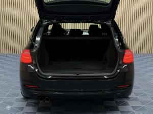 Melns BMW 320 2018 Marijampole, ar dzinēja tilpumu 2.00 L un nobraukumu 363 tūkst. km par 11200 €, foto 15 vietnē AUTOMOTO.COM.LV