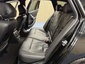 Melns BMW 320 2018 Marijampole, ar dzinēja tilpumu 2.00 L un nobraukumu 363 tūkst. km par 11200 €, foto 19 vietnē AUTOMOTO.COM.LV