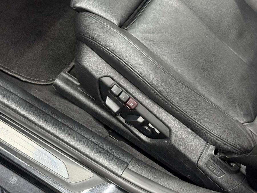 Melns BMW 320 2018 Marijampole, ar dzinēja tilpumu 2.00 L un nobraukumu 363 tūkst. km par 11200 €, foto 21 vietnē AUTOMOTO.COM.LV