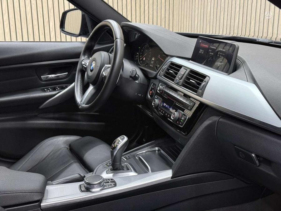 Melns BMW 320 2018 Marijampole, ar dzinēja tilpumu 2.00 L un nobraukumu 363 tūkst. km par 11200 €, foto 22 vietnē AUTOMOTO.COM.LV