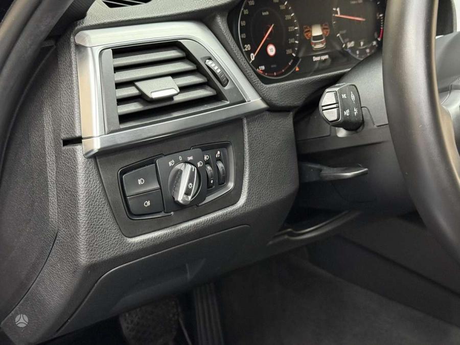 Melns BMW 320 2018 Marijampole, ar dzinēja tilpumu 2.00 L un nobraukumu 363 tūkst. km par 11200 €, foto 26 vietnē AUTOMOTO.COM.LV