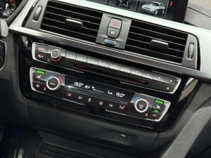 Melns BMW 320 2018 Marijampole, ar dzinēja tilpumu 2.00 L un nobraukumu 363 tūkst. km par 11200 €, foto 31 vietnē AUTOMOTO.COM.LV