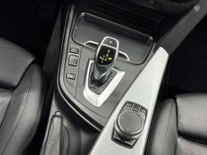 Melns BMW 320 2018 Marijampole, ar dzinēja tilpumu 2.00 L un nobraukumu 363 tūkst. km par 11200 €, foto 32 vietnē AUTOMOTO.COM.LV