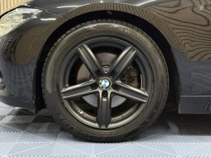 Melns BMW 320 2018 Marijampole, ar dzinēja tilpumu 2.00 L un nobraukumu 363 tūkst. km par 11200 €, foto 35 vietnē AUTOMOTO.COM.LV
