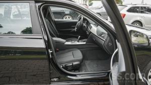 Black BMW 320 2018 in Riga, with an engine capacity of 2.00 L and mileage of 292 thousand km for 9950 €, photo 14 on AUTOMOTO.COM.LV