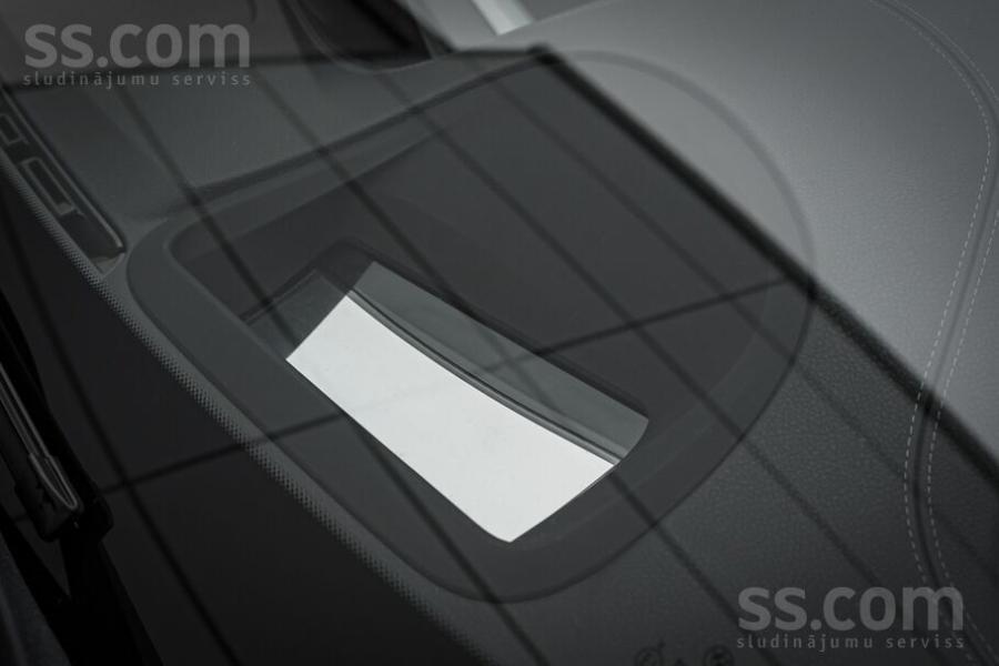 Black BMW 320 2018 in Riga, with an engine capacity of 2.00 L and mileage of 192 thousand km for 14995 €, photo 10 on AUTOMOTO.COM.LV
