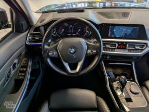 Black BMW 320 2019 in Kaunas, with an engine capacity of 2.00 L and mileage of 94 thousand km for 26469 €, photo 19 on AUTOMOTO.COM.LV
