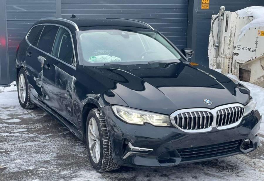 Black BMW 320 2019 in Vievis, with an engine capacity of 2.00 L and mileage of 122 thousand km for 10950 €, photo 1 on AUTOMOTO.COM.LV