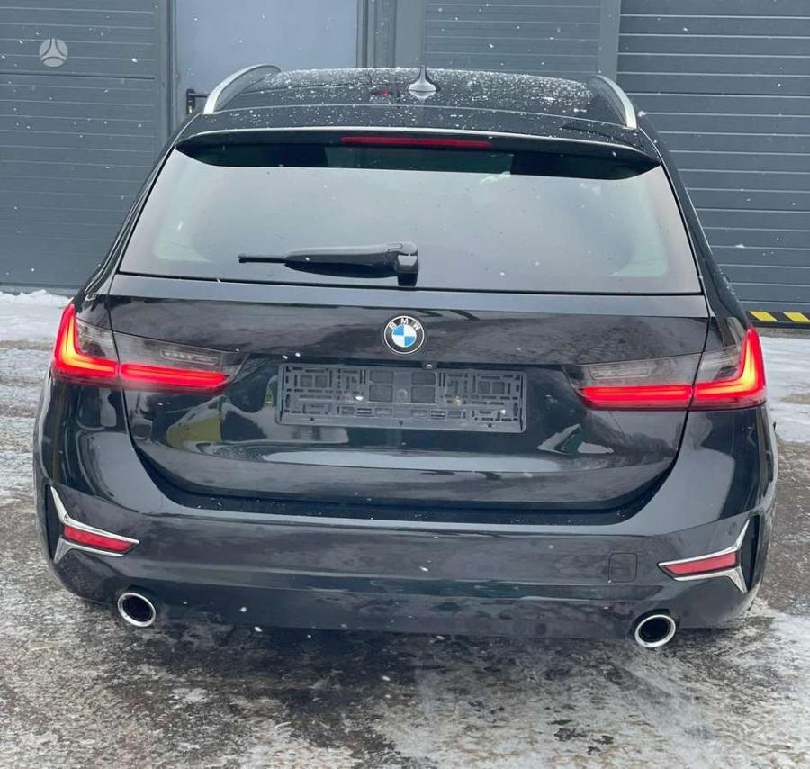 Black BMW 320 2019 in Vievis, with an engine capacity of 2.00 L and mileage of 122 thousand km for 10950 €, photo 4 on AUTOMOTO.COM.LV