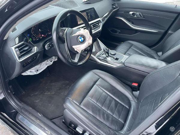 Black BMW 320 2019 in Vievis, with an engine capacity of 2.00 L and mileage of 122 thousand km for 10950 €, photo 9 on AUTOMOTO.COM.LV