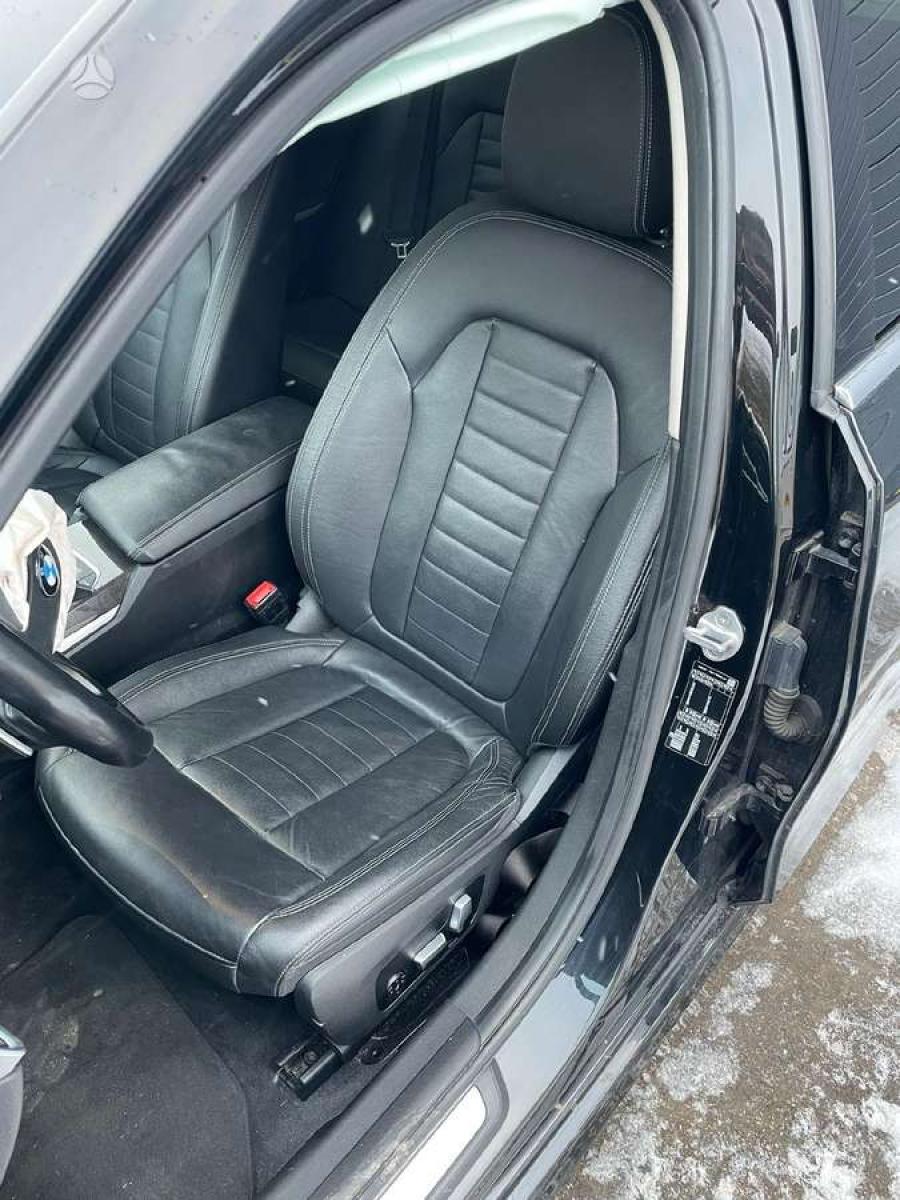 Black BMW 320 2019 in Vievis, with an engine capacity of 2.00 L and mileage of 122 thousand km for 10950 €, photo 34 on AUTOMOTO.COM.LV