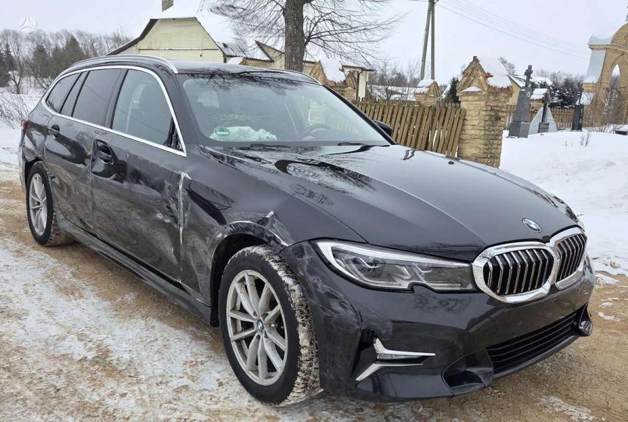 Melns BMW 320 2019 Elektrėnai, ar dzinēja tilpumu 2.00 L un nobraukumu 122 tūkst. km par 12200 €, foto 2 vietnē AUTOMOTO.COM.LV