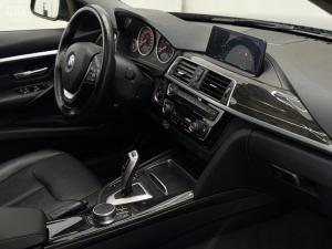Black BMW 320 2019 in Avizieniai, with an engine capacity of 2.00 L and mileage of 277 thousand km for 12890 €, photo 16 on AUTOMOTO.COM.LV