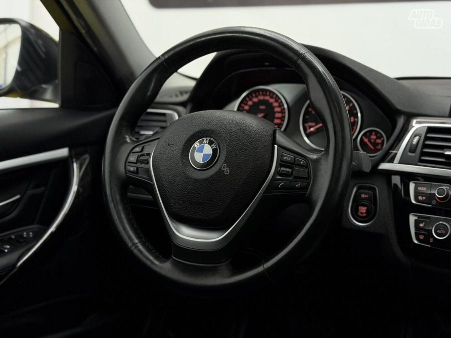 Black BMW 320 2019 in Avizieniai, with an engine capacity of 2.00 L and mileage of 277 thousand km for 12890 €, photo 18 on AUTOMOTO.COM.LV