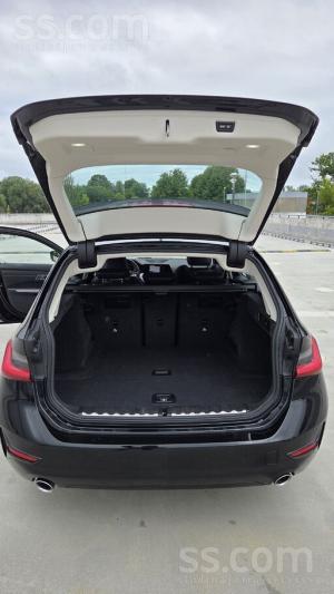 Black BMW 320 2019 in Riga, with an engine capacity of 2.00 L and mileage of 192 thousand km for 18500 €, photo 13 on AUTOMOTO.COM.LV