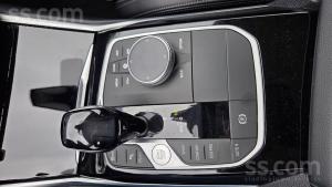 Black BMW 320 2019 in Riga, with an engine capacity of 2.00 L and mileage of 192 thousand km for 18500 €, photo 17 on AUTOMOTO.COM.LV