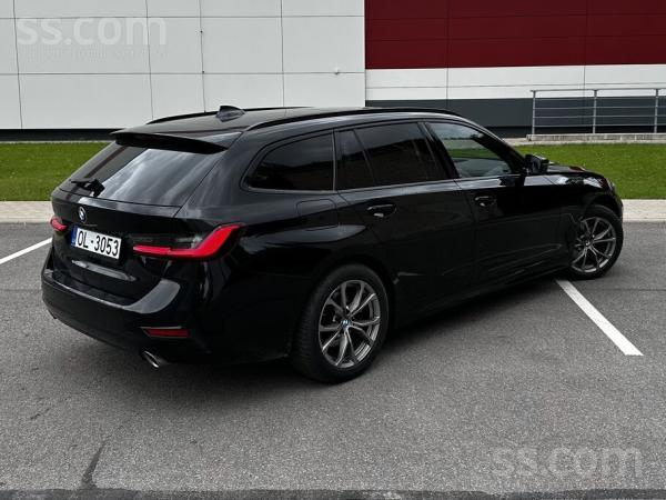Black BMW 320 2019 in Riga, with an engine capacity of 2.00 L and mileage of 250 thousand km for 15990 €, photo 3 on AUTOMOTO.COM.LV