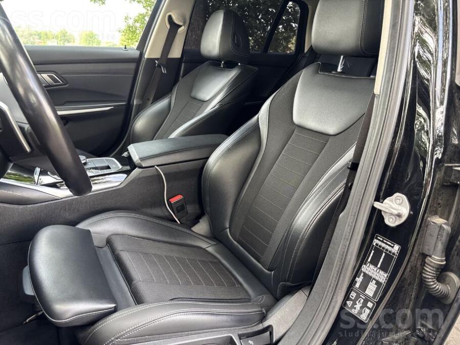 Black BMW 320 2019 in Valmiera, with an engine capacity of 2.00 L and mileage of 366 thousand km for 16700 €, photo 20 on AUTOMOTO.COM.LV