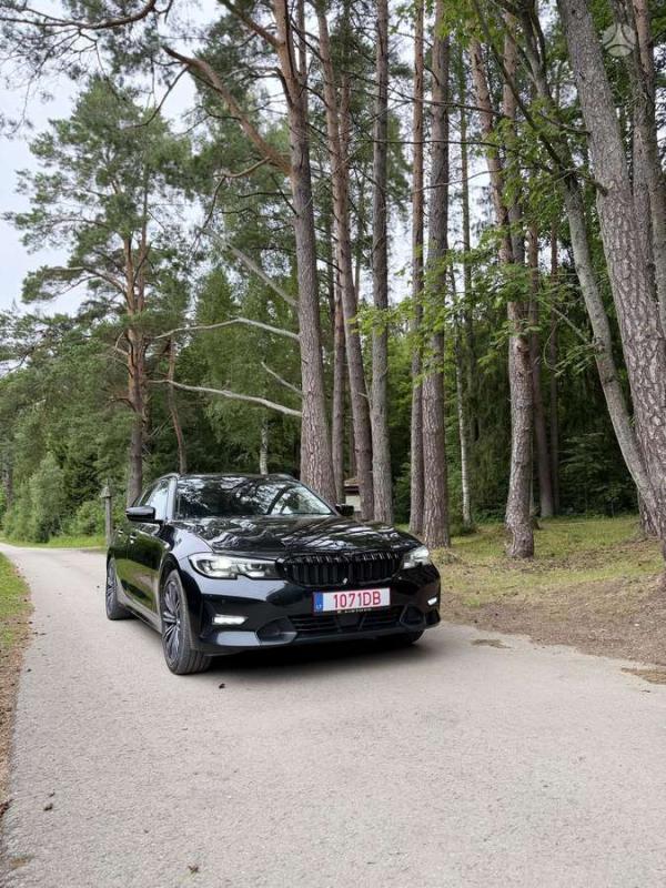 Melns BMW 320 2019 Šauļi, ar dzinēja tilpumu 2.00 L un nobraukumu 271 tūkst. km par 15900 €, foto 2 vietnē AUTOMOTO.COM.LV