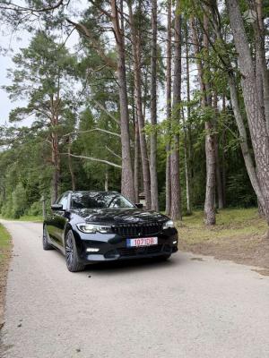 Melns BMW 320 2019 Šauļi, ar dzinēja tilpumu 2.00 L un nobraukumu 271 tūkst. km par 15900 €, foto 3 vietnē AUTOMOTO.COM.LV