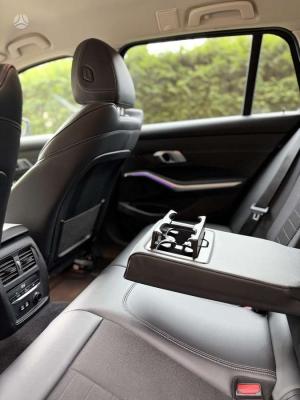 Melns BMW 320 2019 Šauļi, ar dzinēja tilpumu 2.00 L un nobraukumu 271 tūkst. km par 15900 €, foto 16 vietnē AUTOMOTO.COM.LV