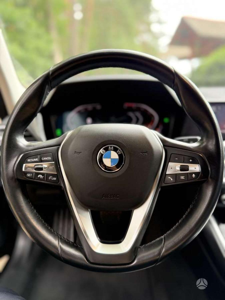 Melns BMW 320 2019 Šauļi, ar dzinēja tilpumu 2.00 L un nobraukumu 271 tūkst. km par 15900 €, foto 18 vietnē AUTOMOTO.COM.LV