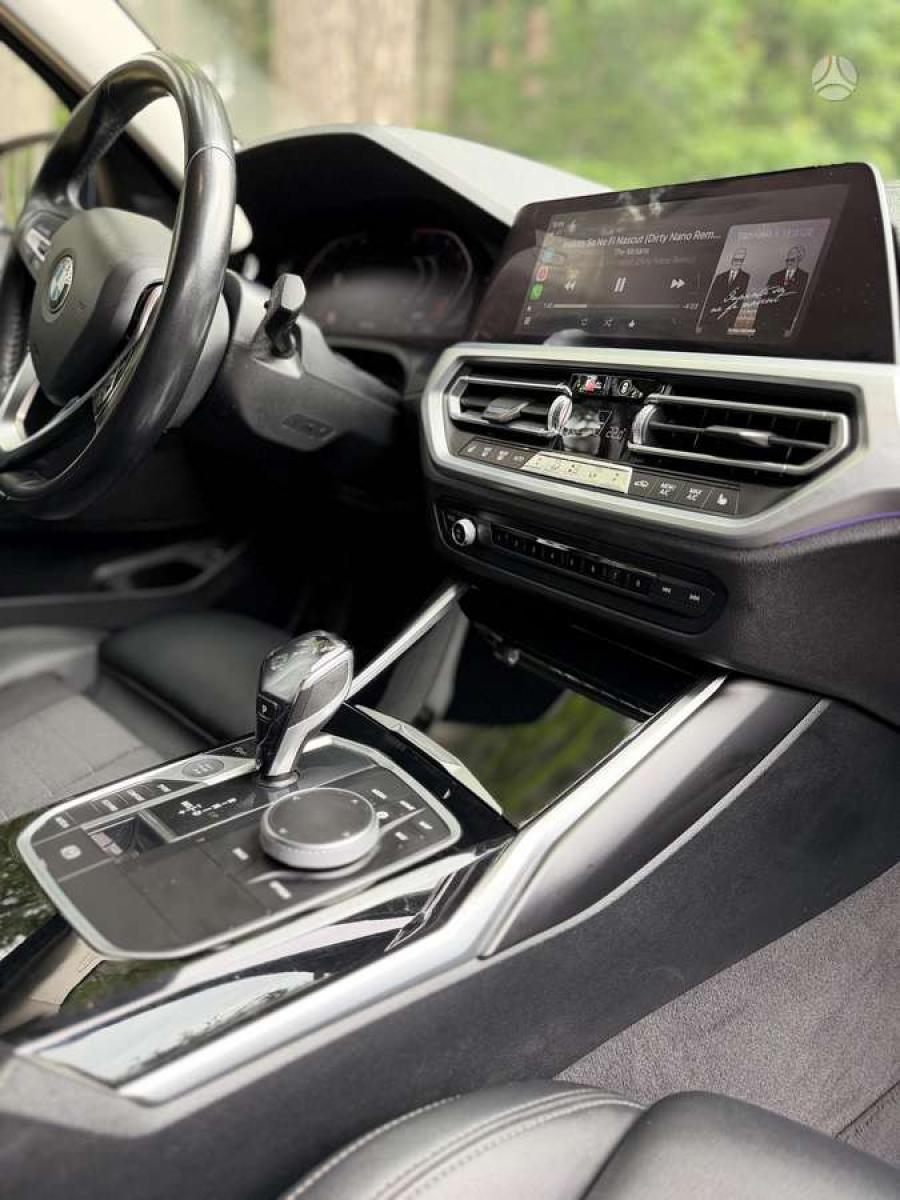 Melns BMW 320 2019 Šauļi, ar dzinēja tilpumu 2.00 L un nobraukumu 271 tūkst. km par 15900 €, foto 25 vietnē AUTOMOTO.COM.LV