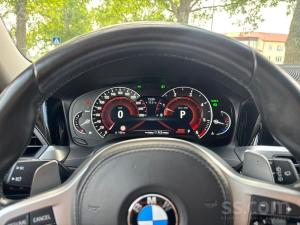 Black BMW 320 2019 in Ogre, with an engine capacity of 2.00 L and mileage of 371 thousand km for 15799 €, photo 9 on AUTOMOTO.COM.LV