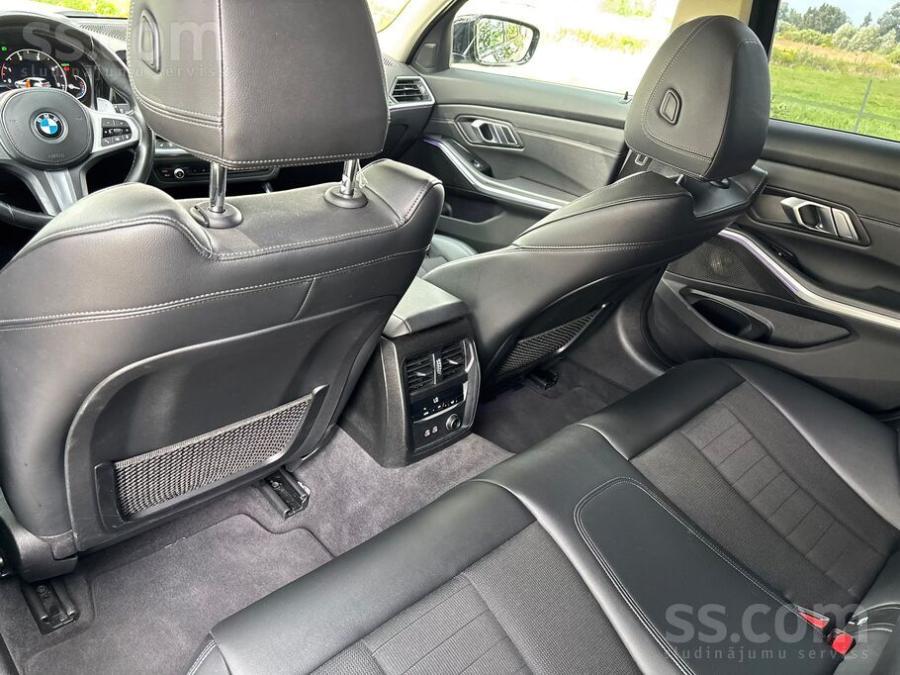 Black BMW 320 2019 in Ogre, with an engine capacity of 2.00 L and mileage of 371 thousand km for 15799 €, photo 11 on AUTOMOTO.COM.LV