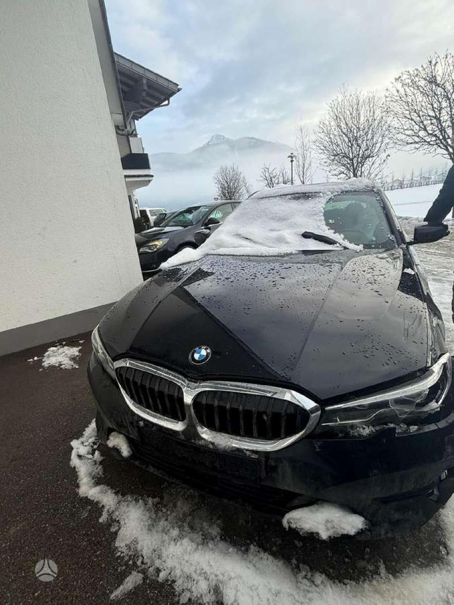 Melns BMW 320 2020 Marijampole, ar dzinēja tilpumu 2.00 L un nobraukumu 50 tūkst. km par 13950 €, foto 4 vietnē AUTOMOTO.COM.LV