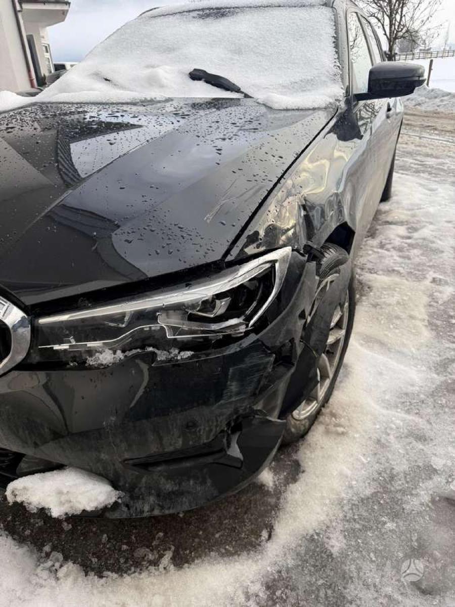 Melns BMW 320 2020 Marijampole, ar dzinēja tilpumu 2.00 L un nobraukumu 50 tūkst. km par 13950 €, foto 6 vietnē AUTOMOTO.COM.LV